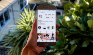 Cómo arreglar "No puedes enviar mensajes a esta cuenta a menos que te sigan" en Instagram ...